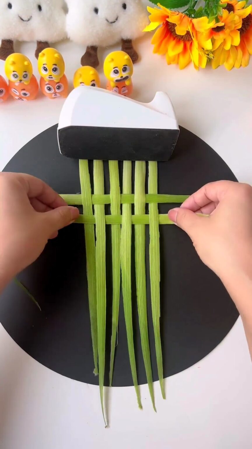 DIY Corn Leaf Boat: A Delightful Craft to Spark Creativity