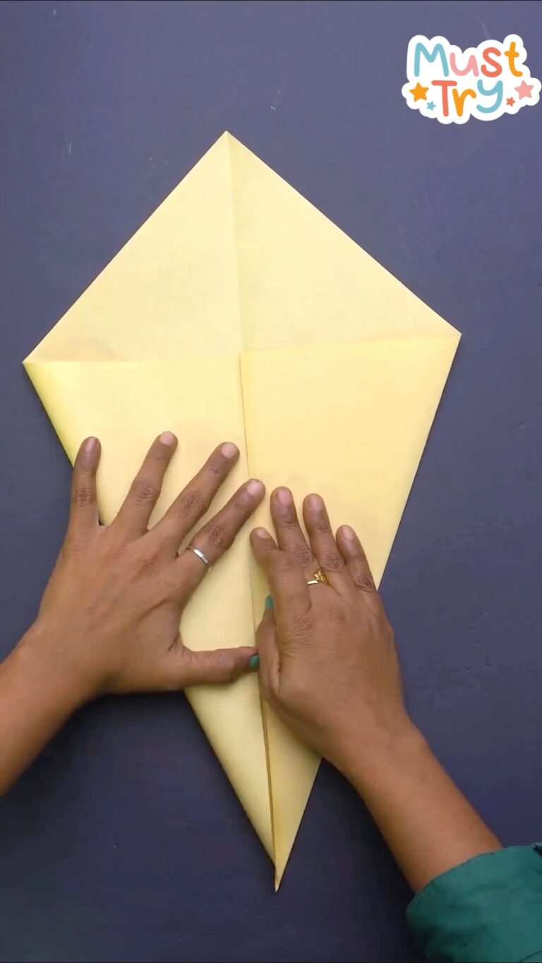 DIY Paper Origami Crescent Moon